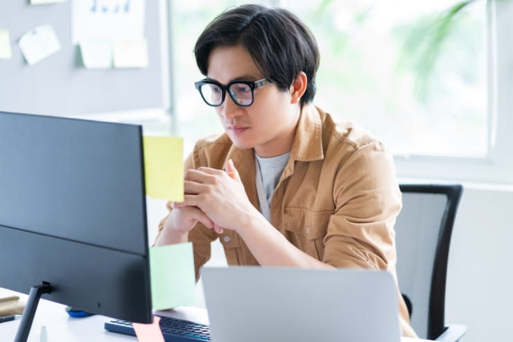 ChatGPT : quatre erreurs à éviter au travail | Adecco ChatGPT : quatre erreurs à éviter au travail | Adecco